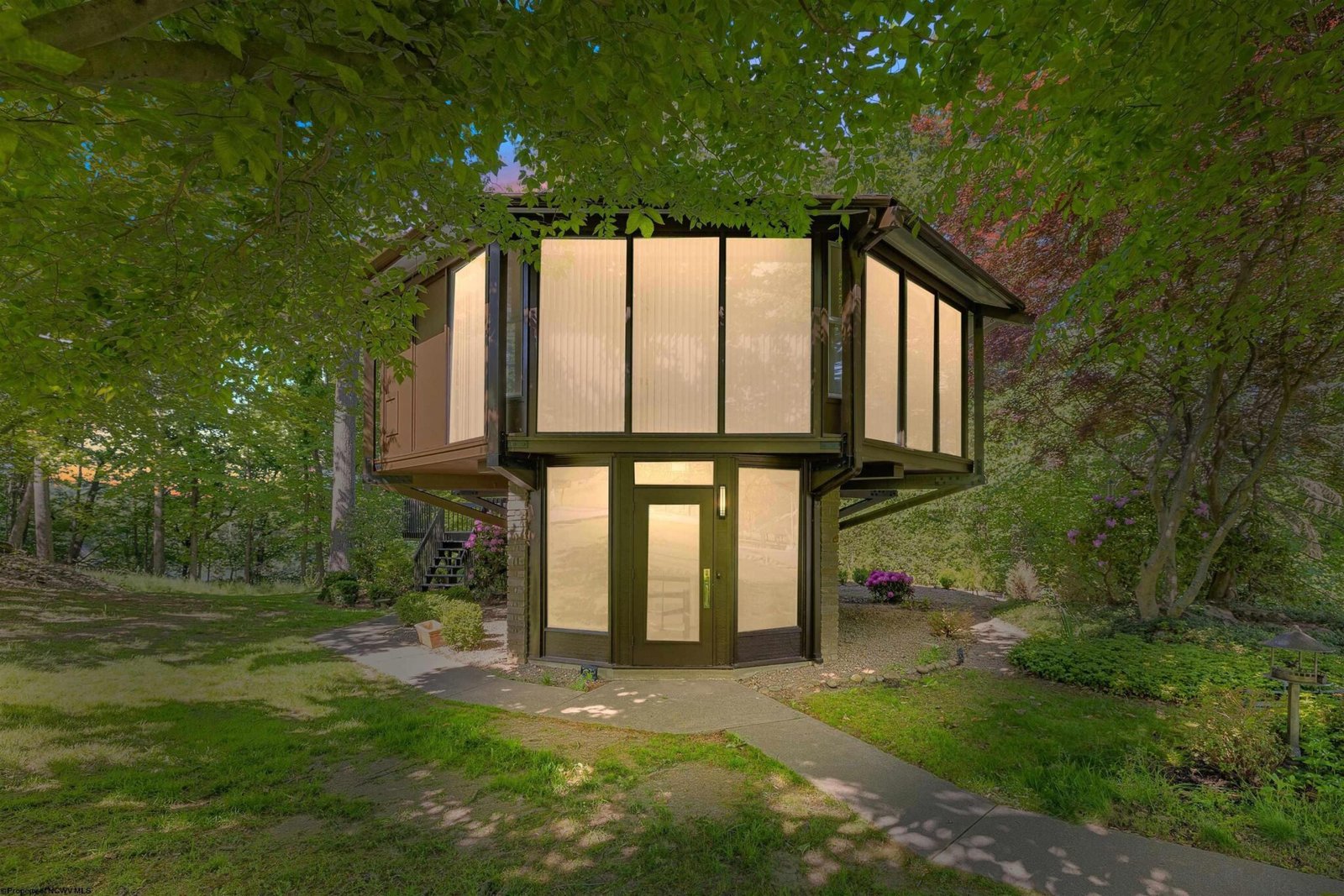 The Escape Pod at Cheat Lake | Vacation Rental in Cheat Lake, WV ...