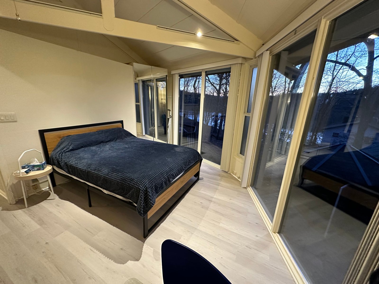 7 Reasons to Stay at The Escape Pod at Cheat Lake
