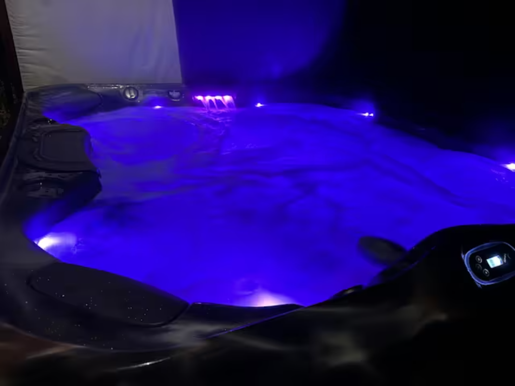 7 Reasons to Stay at The Escape Pod at Cheat Lake